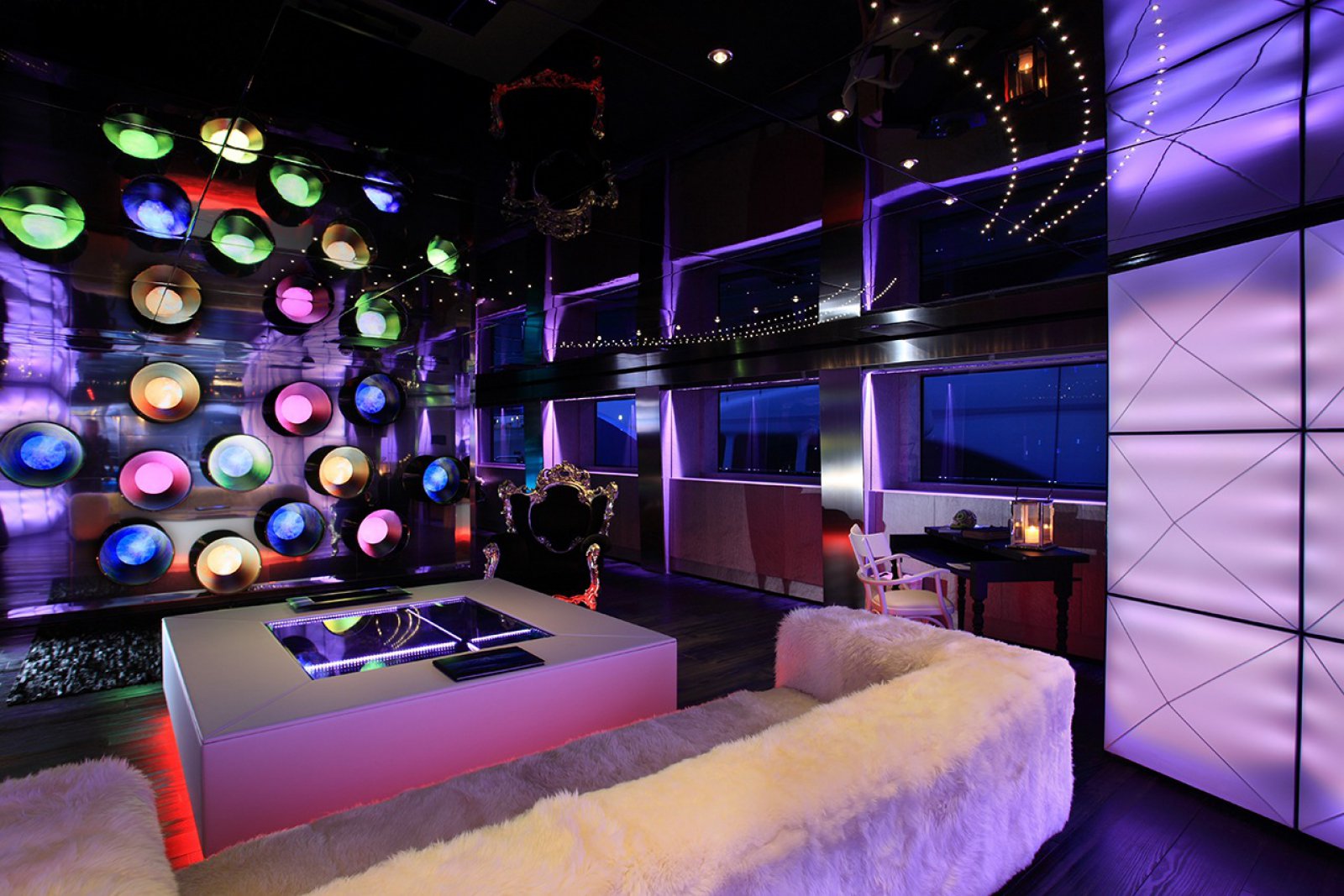 Yacht SEA FORCE ONE, Admiral | CHARTERWORLD Luxury Superyacht Charters